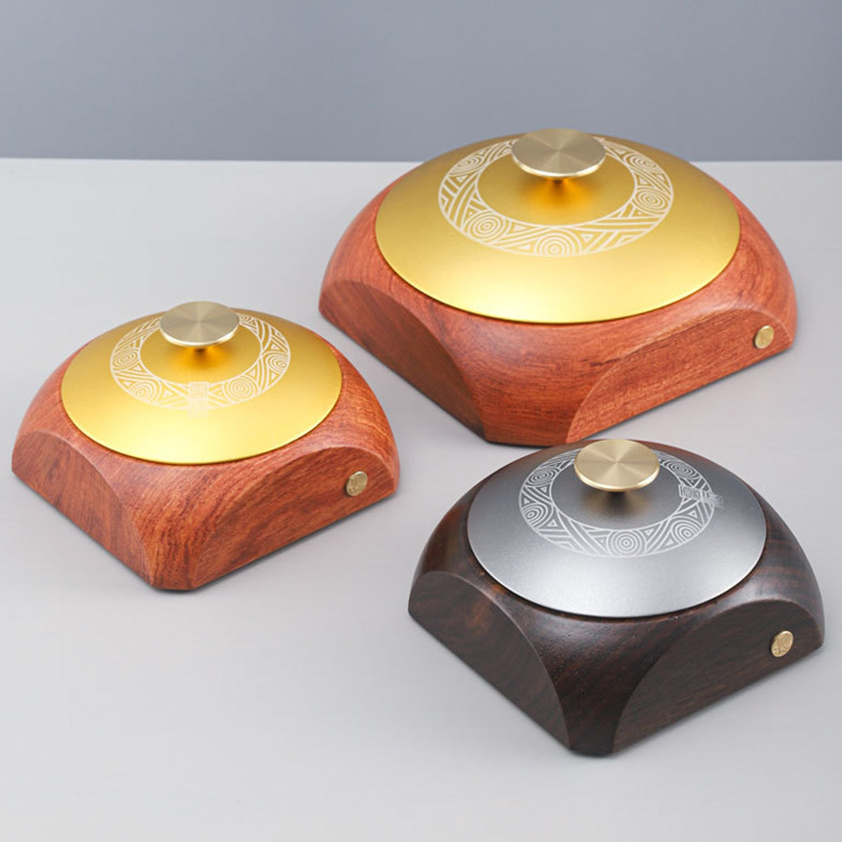 Wooden Outdoor Covered Ashtray with Metal Lid – Ashtray Planet